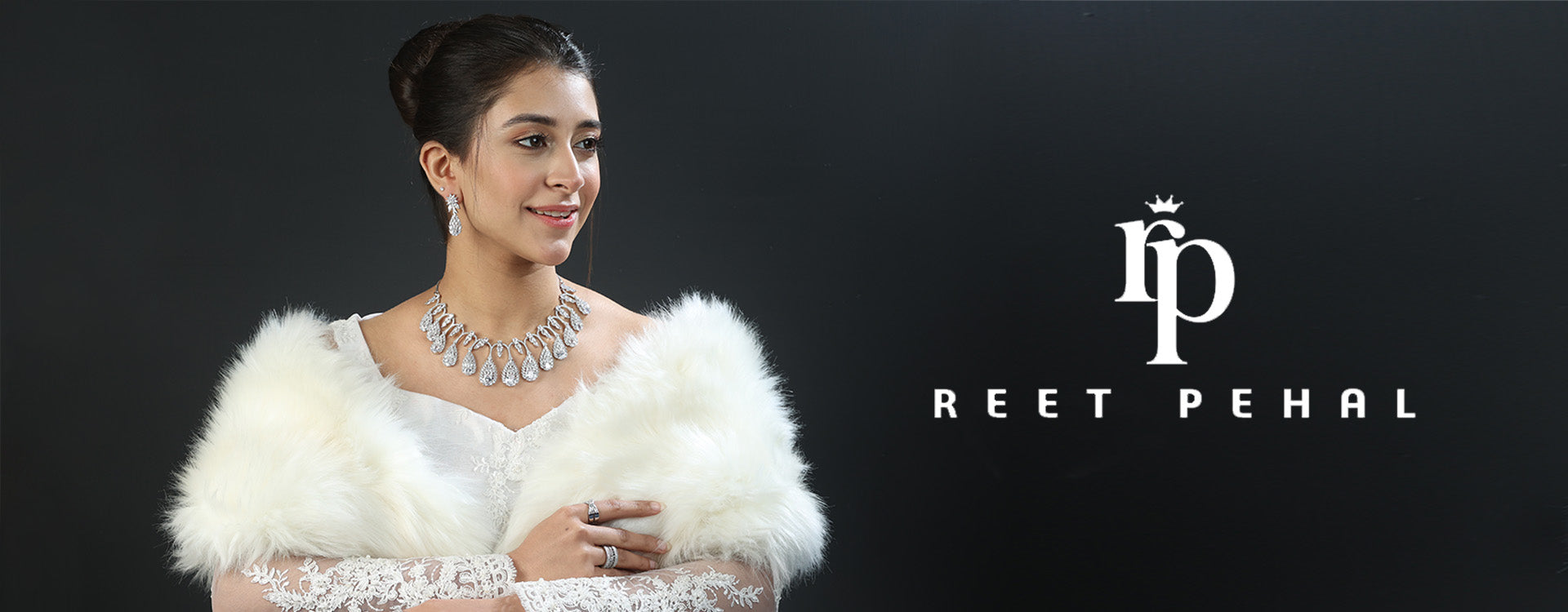 Explore Reet Pehal's Enchanting Gold Locket Sets in Pakistan